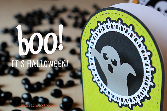 Under A Cherry Tree: Boo! It's Halloween!