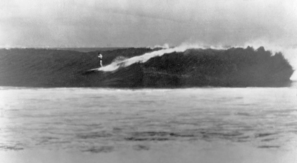 LEGENDARY SURFERS: Bob Simmons (1919-1954)