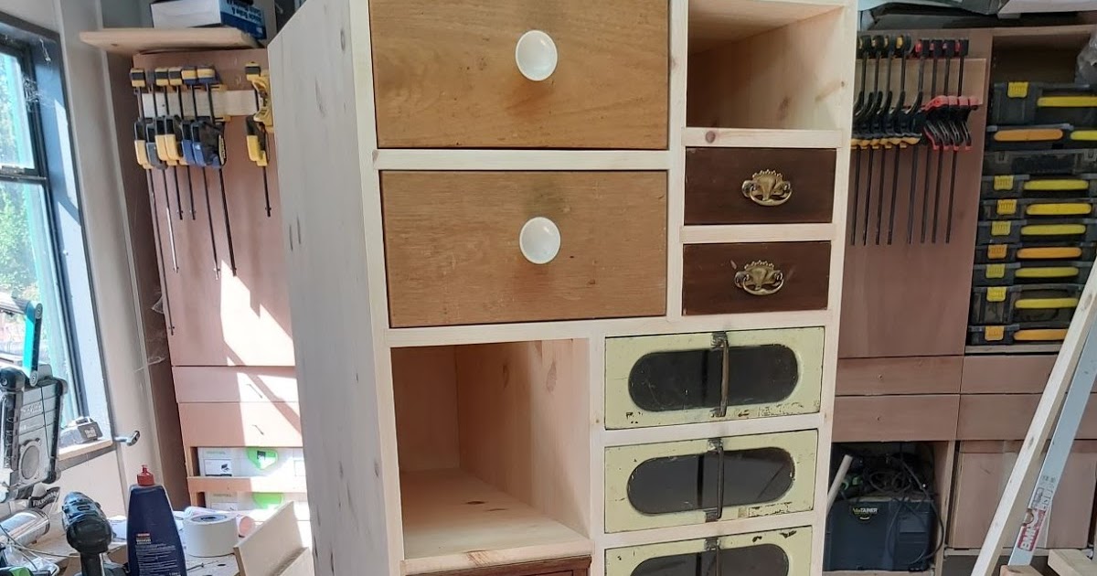 An English Homestead: Odd Drawer Unit