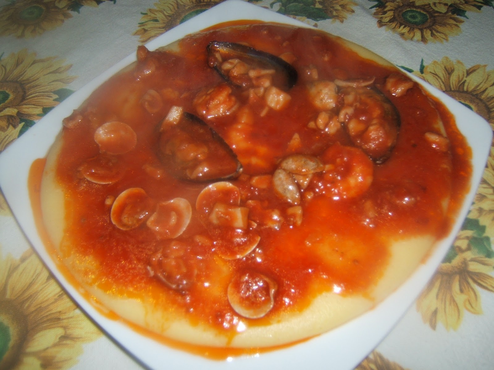 La cucina di Marina: Polenta con sugo di pesce