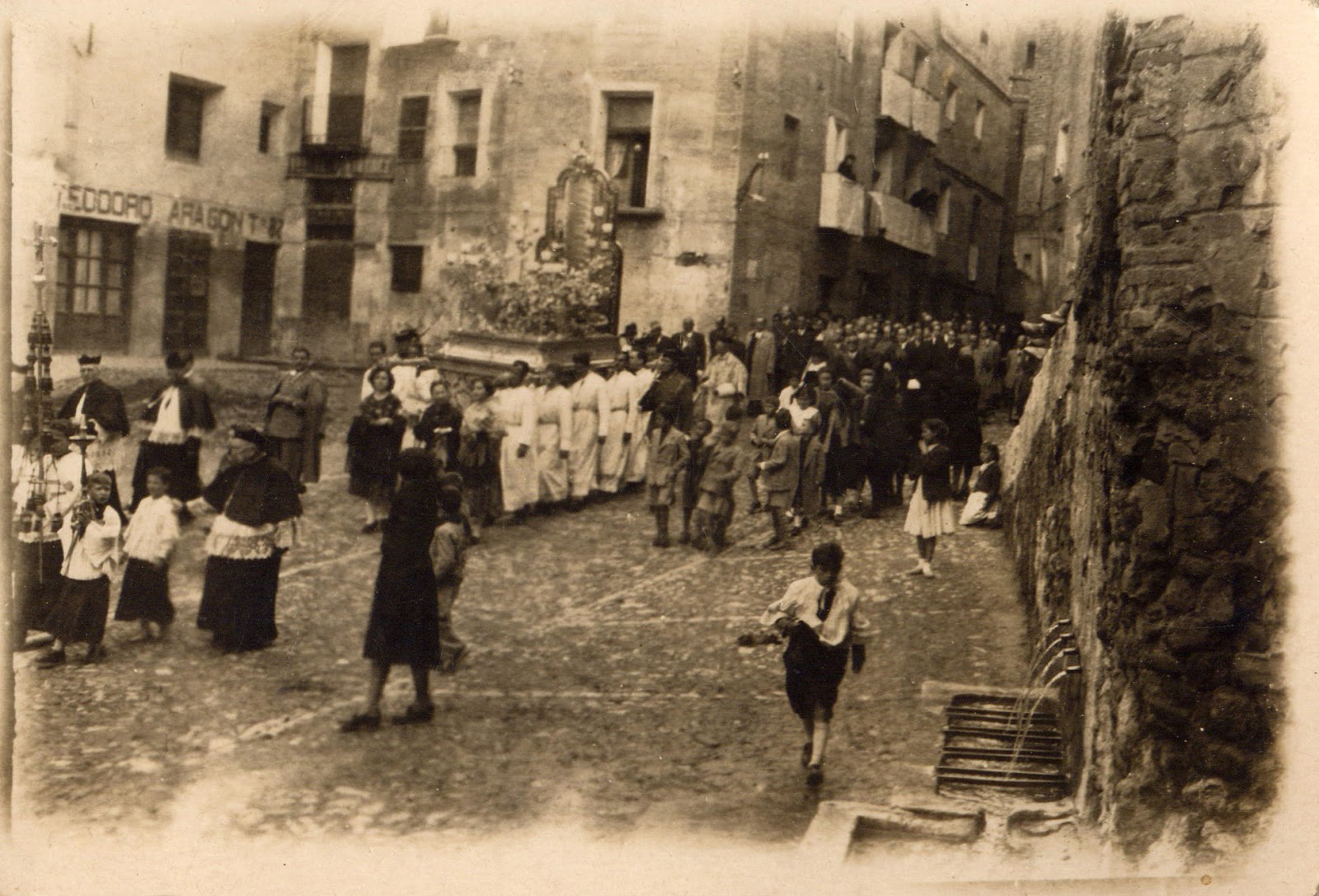Centro de Estudios Borjanos: Aportaciones en torno a una antigua fotografía