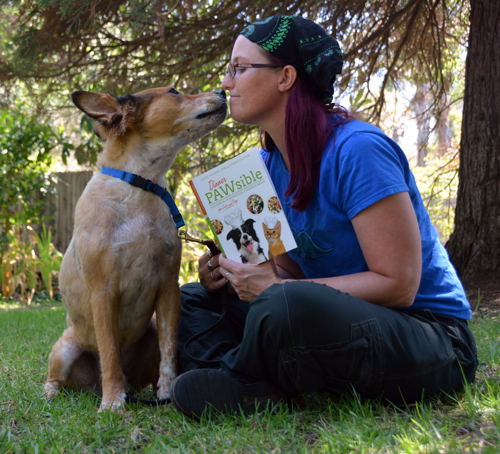The Dog Geek: Book Review: Dinner Pawsible