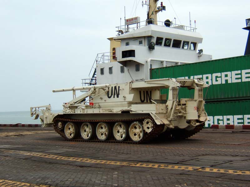 China Defense Blog: Photos of the day: PLA Marine's amphibious assault ...