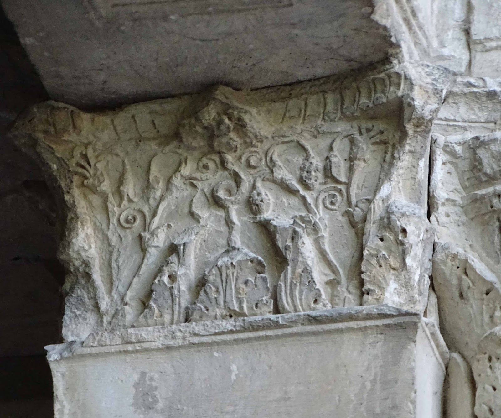 LAS PARIDAS DE MARCELO DEL CAMPO: Los capiteles del llamado "templo de ...