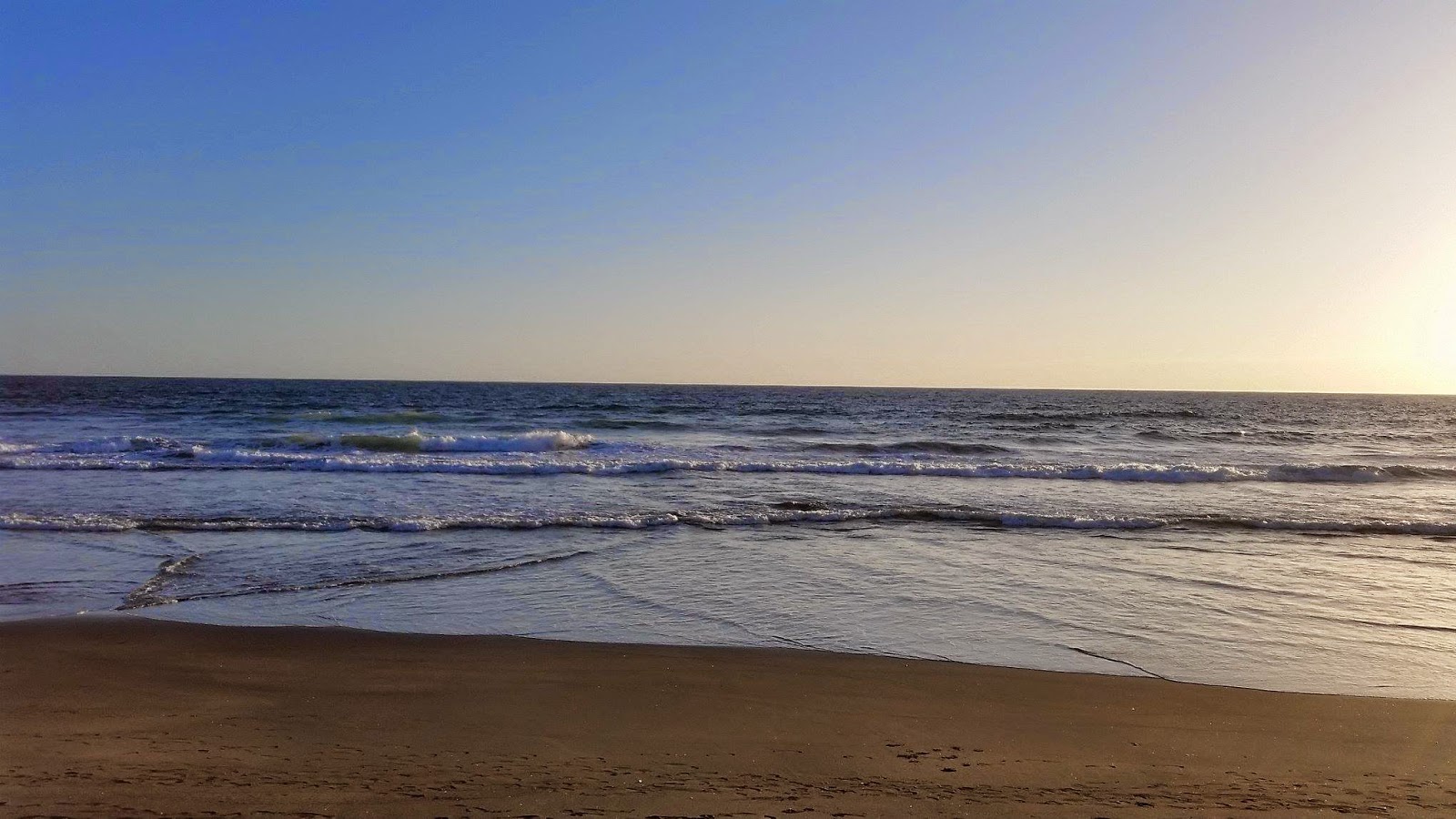 Let me show you Azores: Praia do Pópulo, Ponta Delgada, S. Miguel