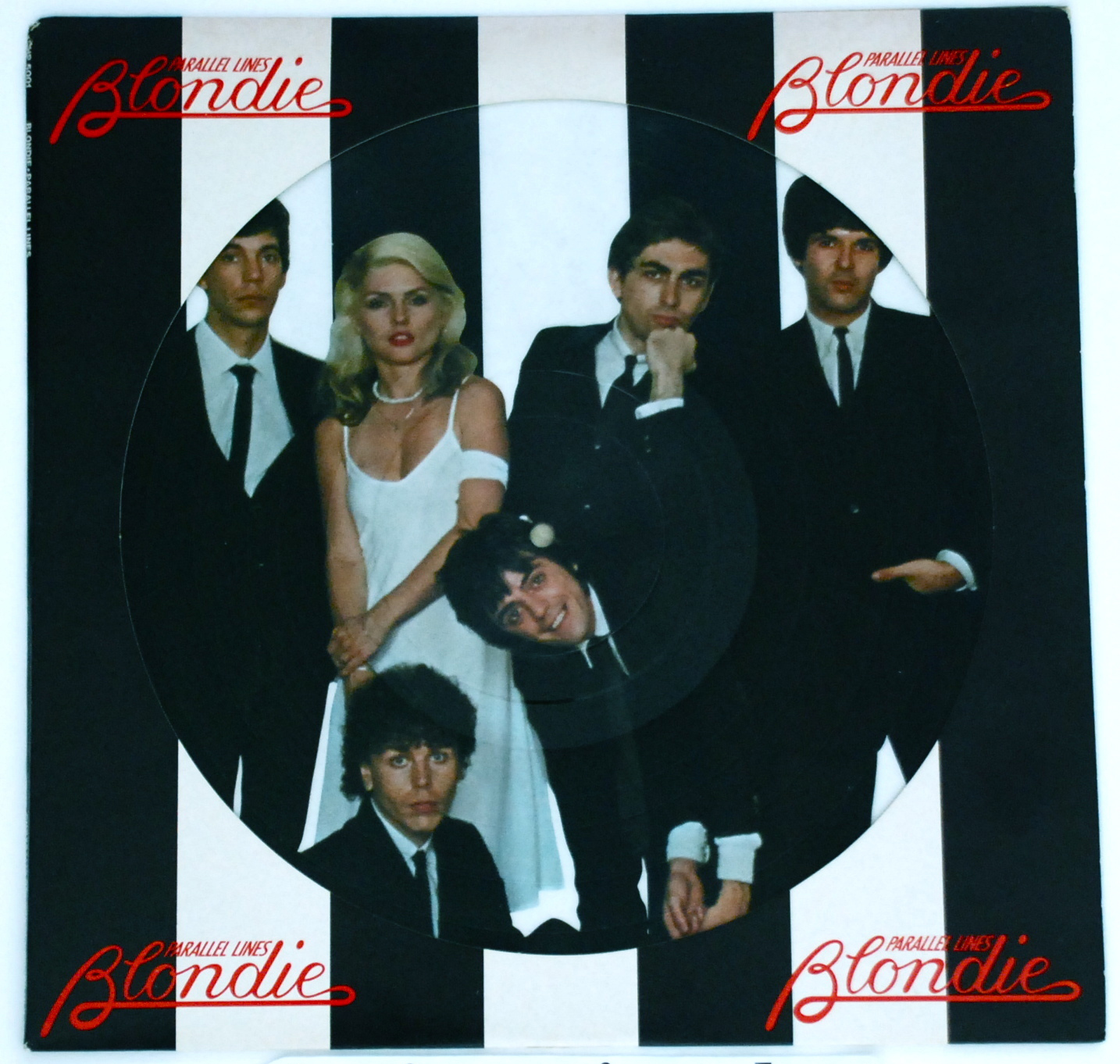ALBUM COVERS GALORE: Blondie – Parallel Lines (1978) – Blondie is a group