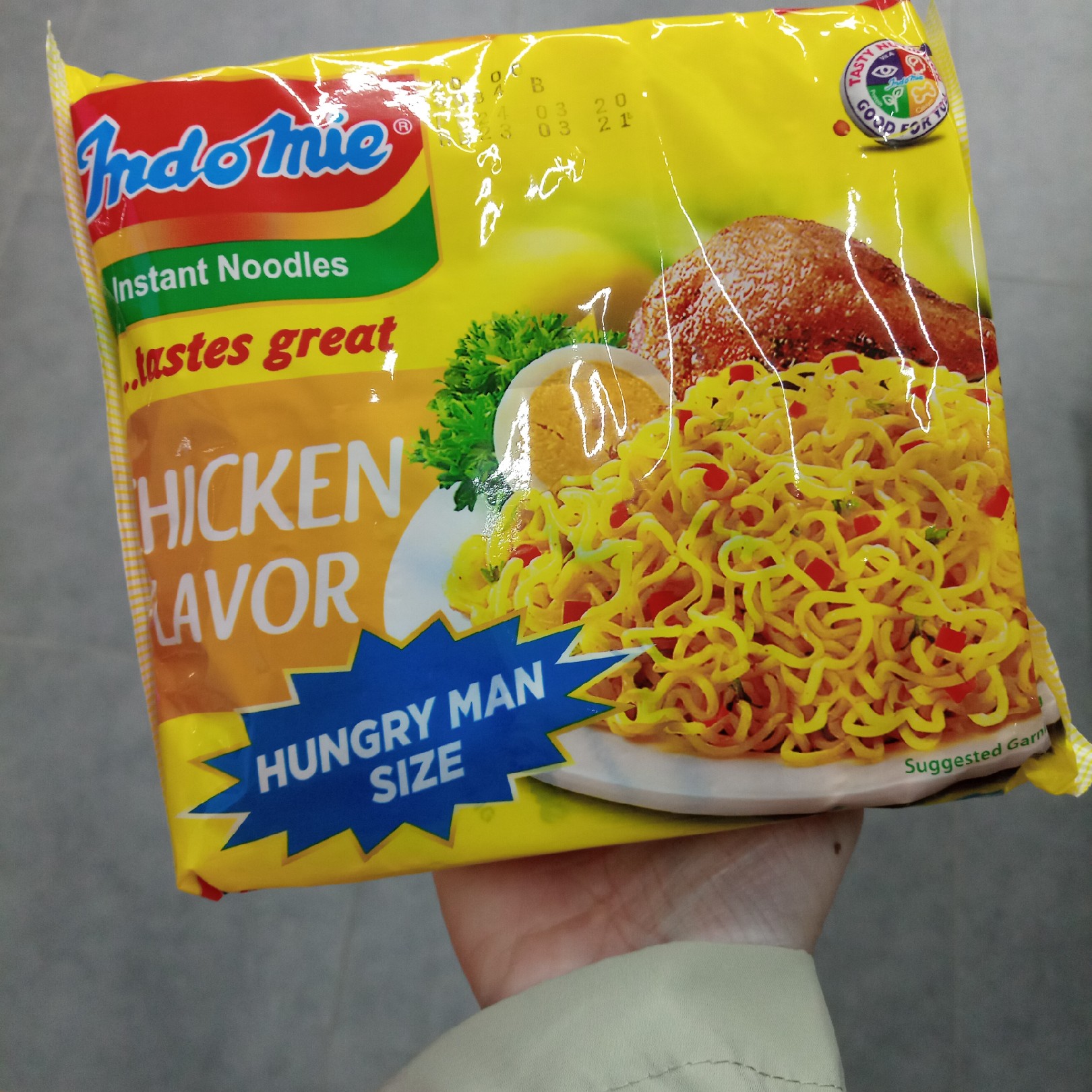 Supersupergirl's Food Reviews: Indomie Hungry Man Size Instant Noodles