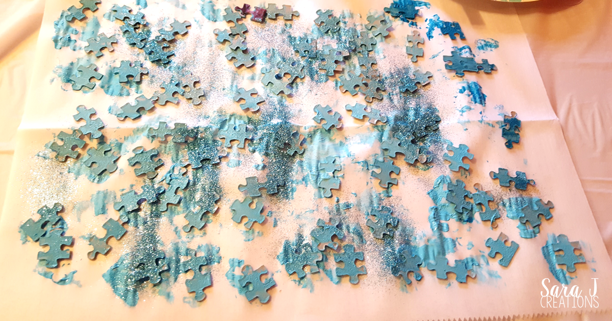 DIY Christmas Gift Ideas - Puzzle Piece Picture Frame | Sara J Creations