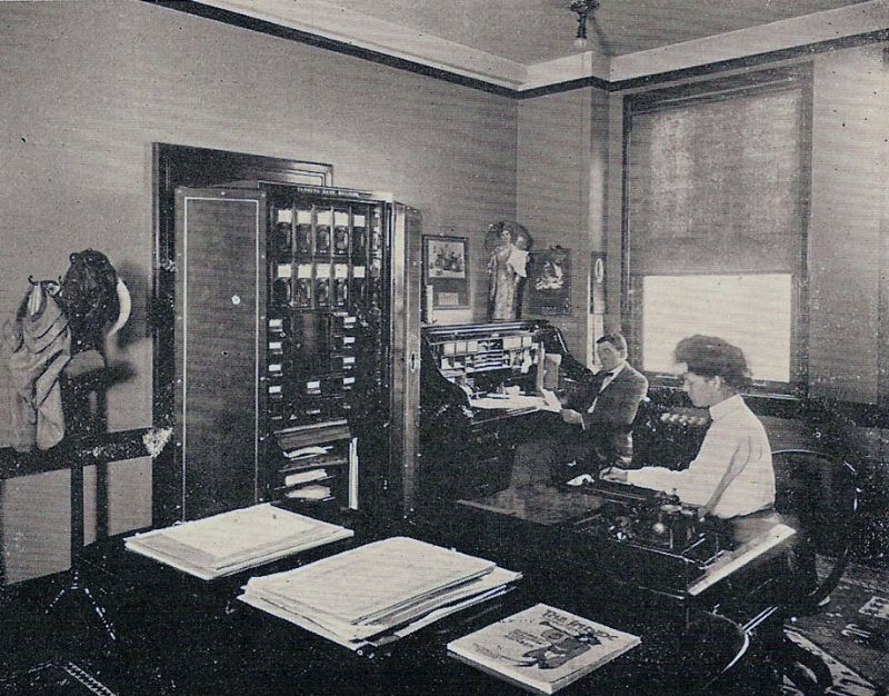 26 Amazing Photos Capture People in the Offices in the Early 20th ...
