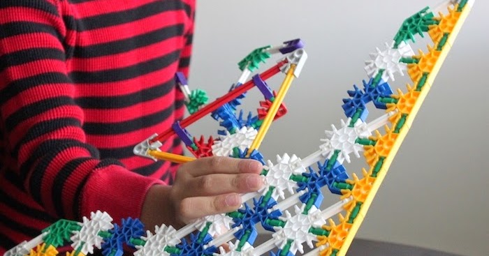 Create With Mom: K'NEX Toys For the Holidays and Giveaway
