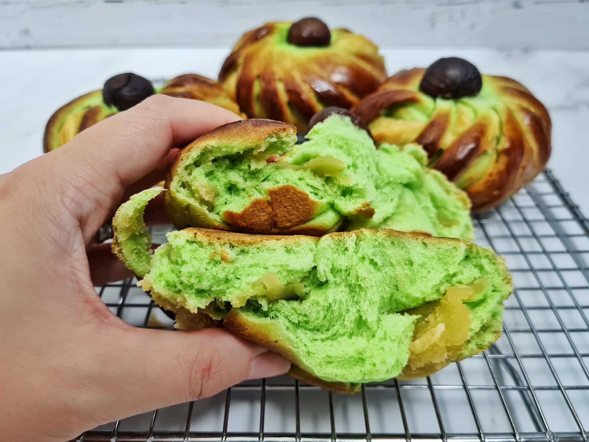 Pandan Chestnut Spiral Buns Recipe