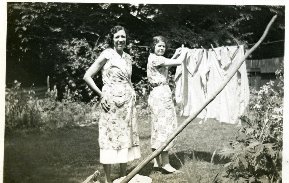GRIM HISTORIES: Bagwash and Reckitt's Blue - When Washing Day was a Monday