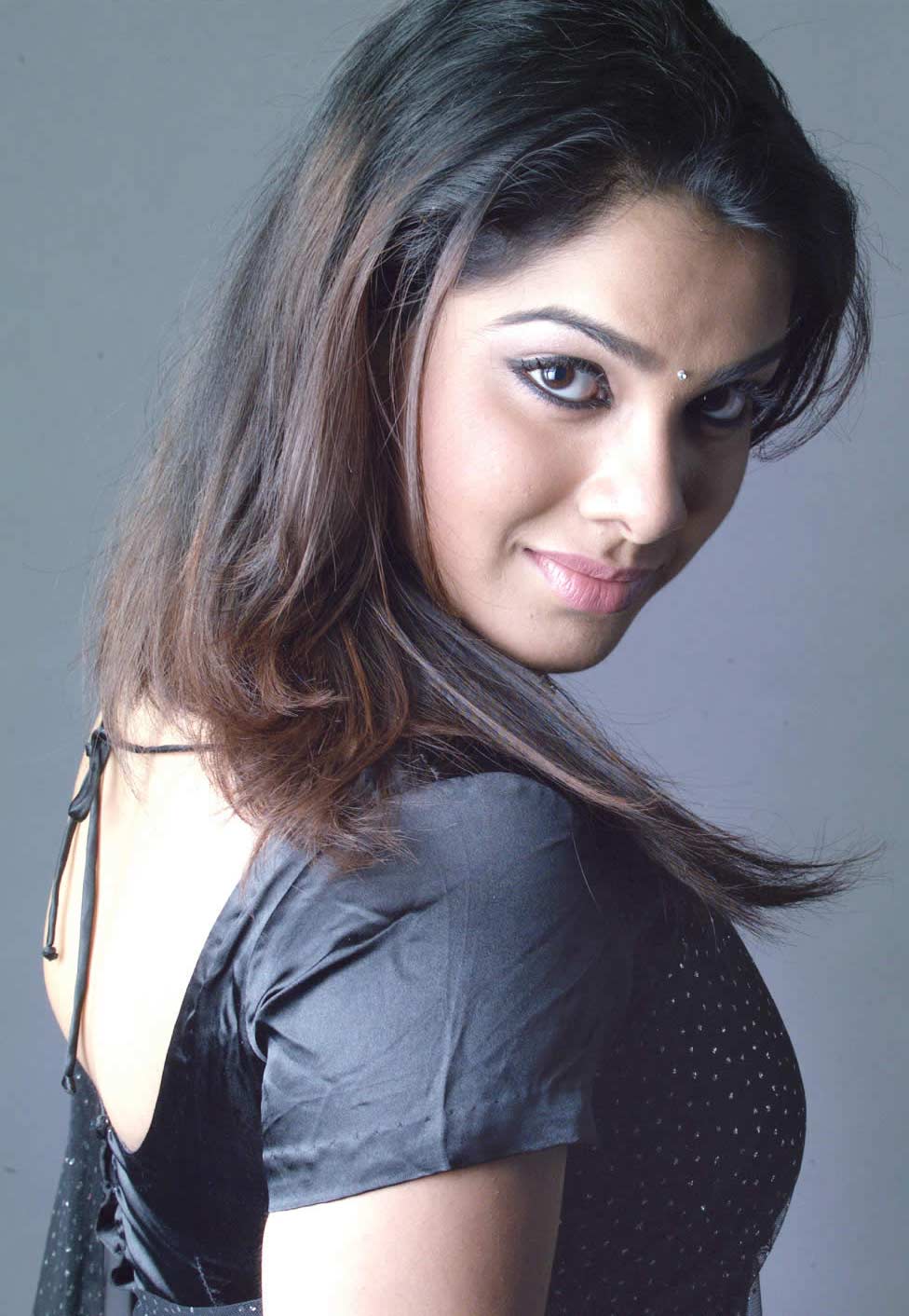 Hot South Indian Actress Side View HD Wallpaper | ActressHDWallpapers