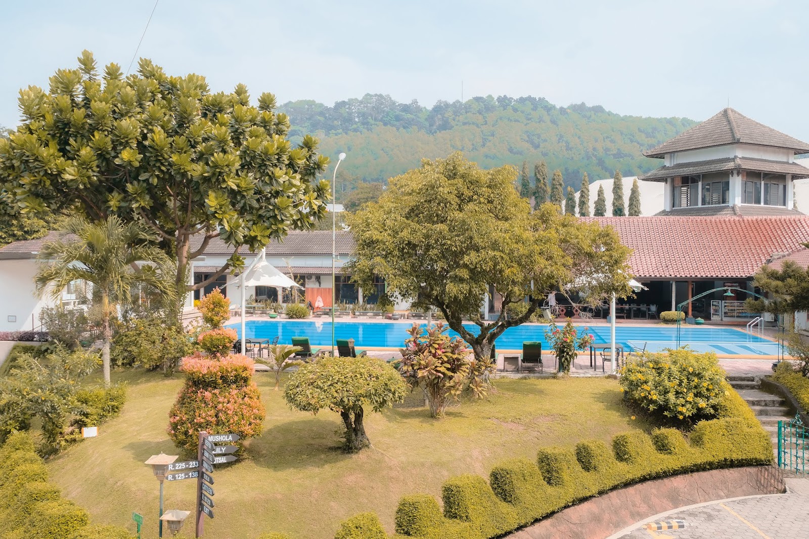 Trio Front One Resort Magelang: Hotel Lawas yang Kini Jadi Keren - Dear ...