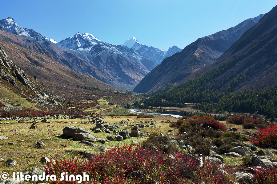 Snow covered region of Kinnaur district in Himalayan State of India ...