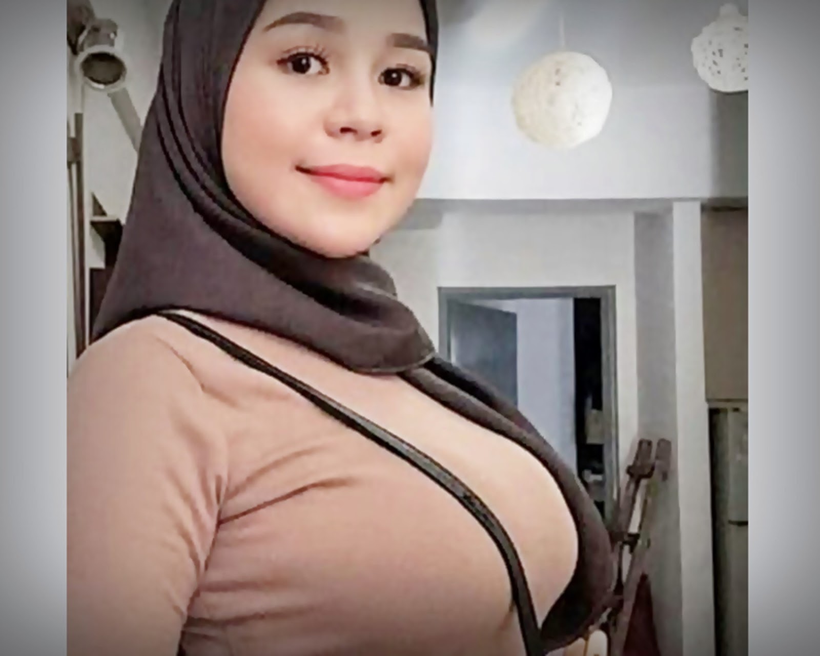Tante Bohay Berhijab Cantik Susu Besar