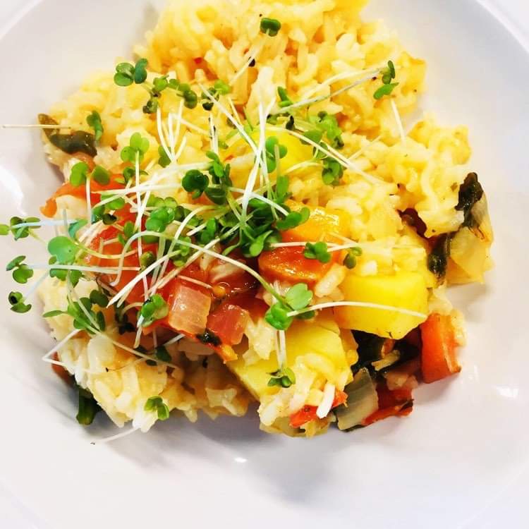 Vegan Balkan Rice Guvec / Posni Djuveč