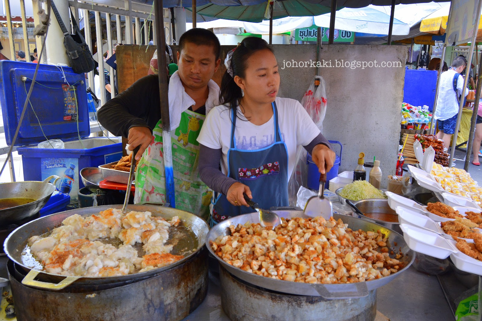 Eat What Food at Chatuchak Weekend Market in Bangkok |Tony Johor Kaki ...