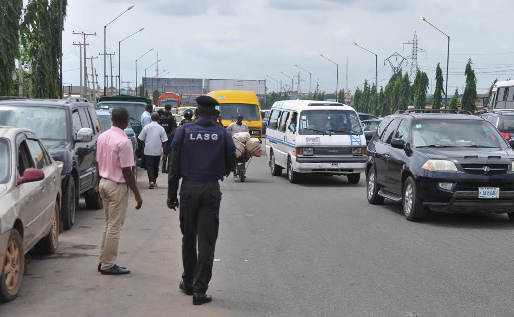 Photos: RRS enforces single lane queue at filling stations for free ...