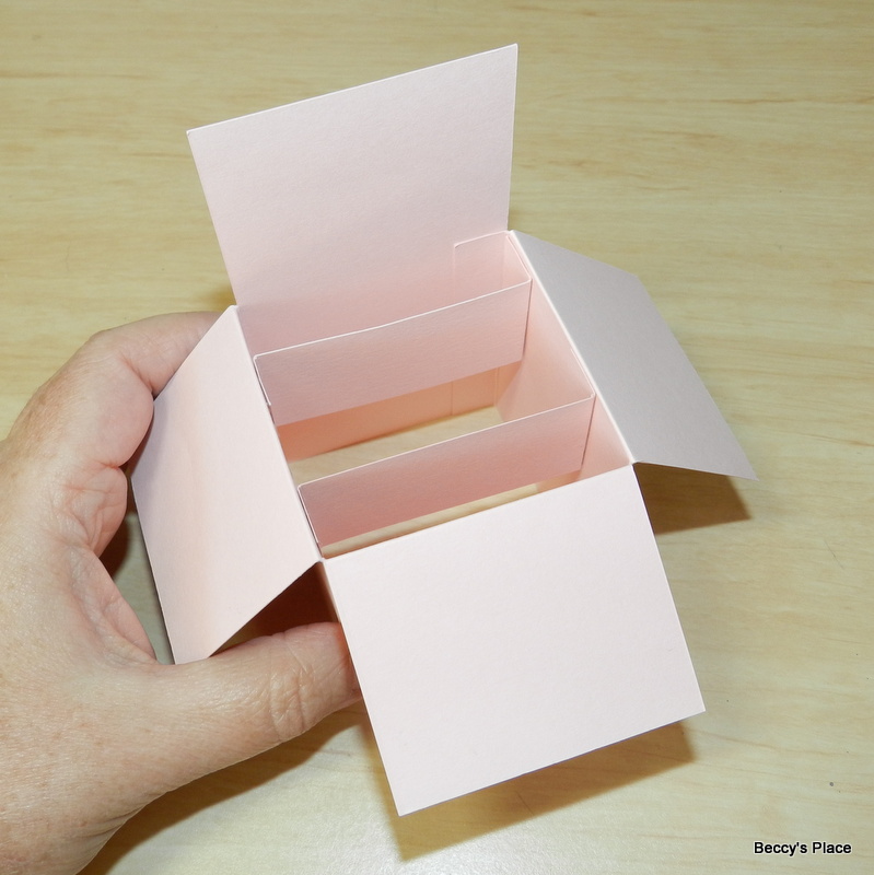 Beccy's Place: Tutorial - Card in a Box