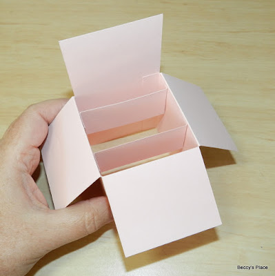 Beccy's Place: Tutorial - Card in a Box