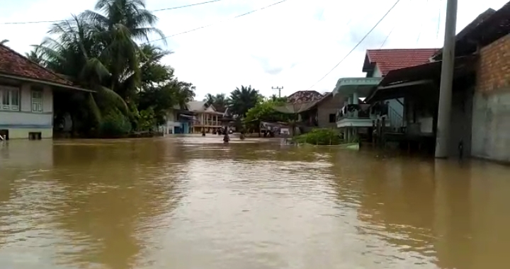 Banjir Rendam Ratusan Rumah Warga Kecamatan Tabir