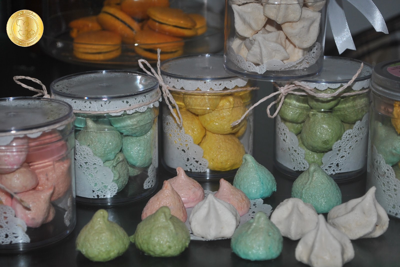 PATYSKITCHEN: SWEET COLORFUL MERINGUES AS DOOR GIFT
