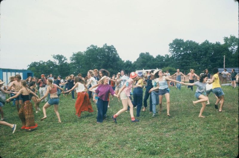 Amazing Photos of 1970s Philadelphia Folk Festival ~ Vintage Everyday