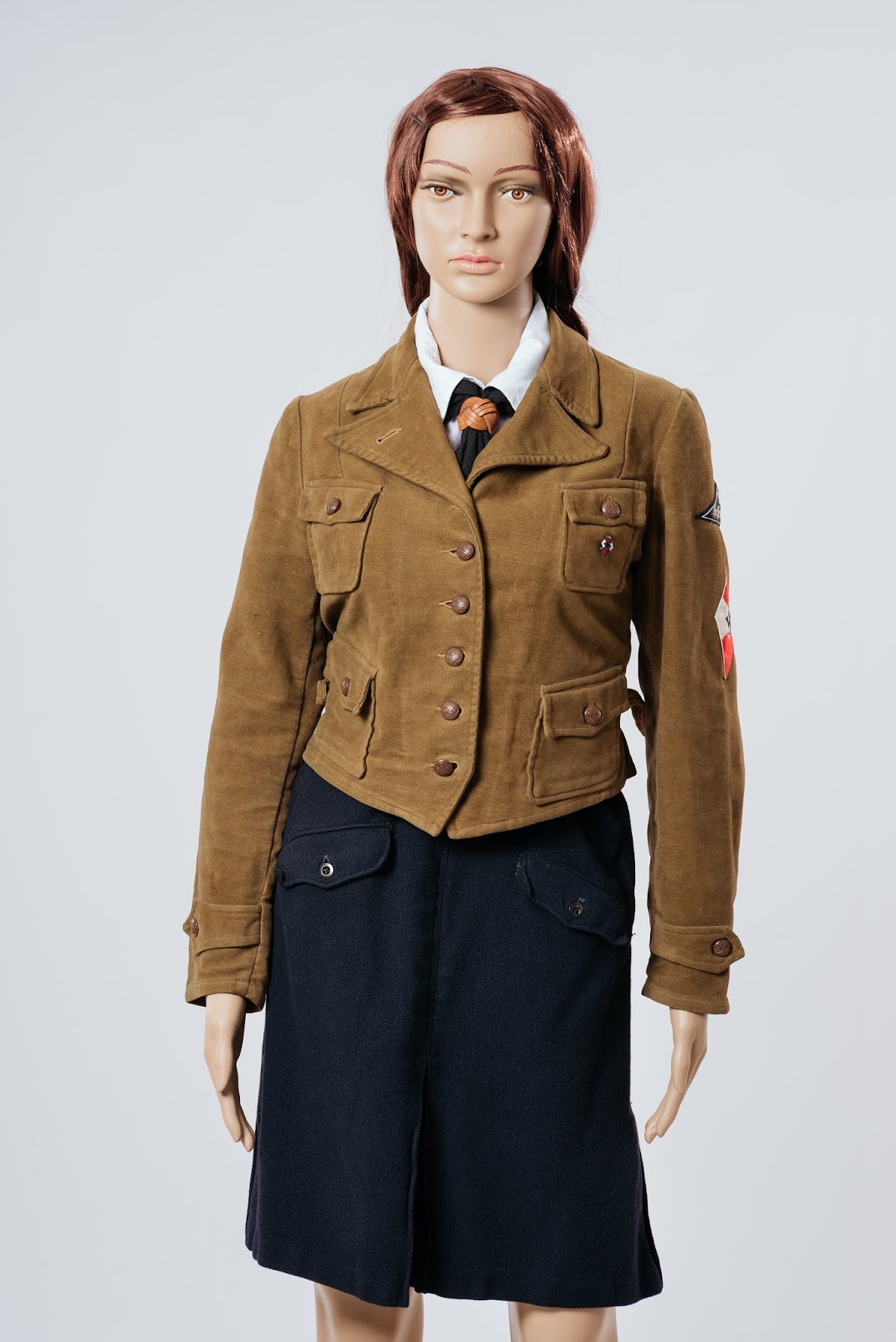 Jungvolk.org: Uniforme BDM (Bund Deutscher Mädel) de invierno