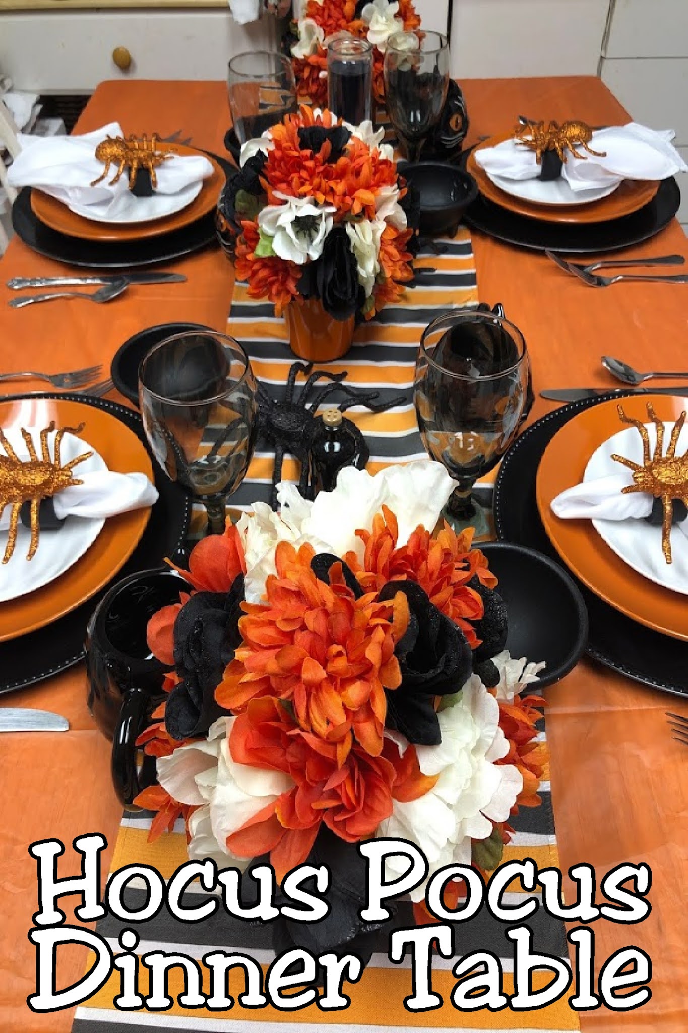 DIY Party Mom: Hocus Pocus Dinner Tablescape