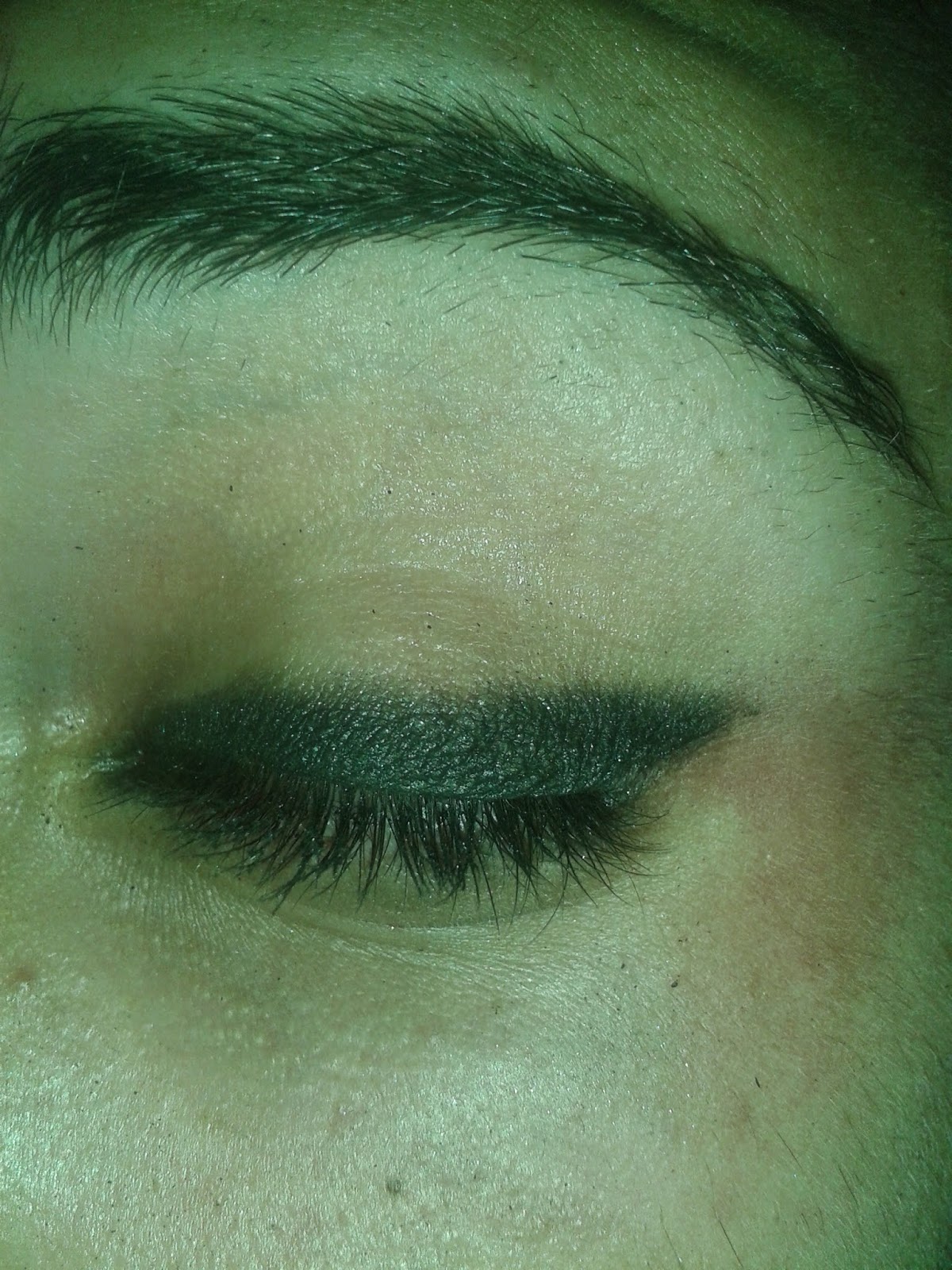 style, glamour and make up : delineado PIN UP con sombras♡