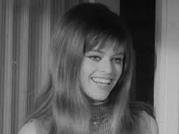 Carry On Blogging!: Whatever Happened To ... Edina Ronay?