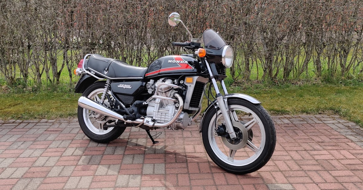 Tuumaustauko - asiaa moottoripyöristä: Honda CX500B 1980 Museopyörä