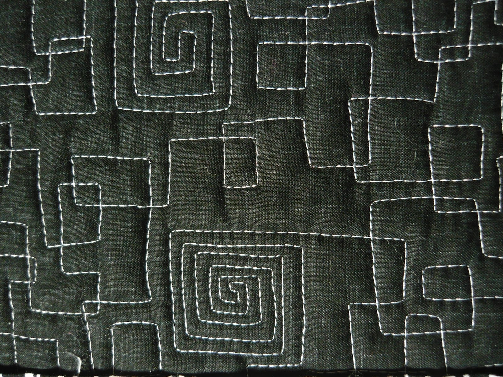 Deborah Louie : A new free motion quilting sample quilt