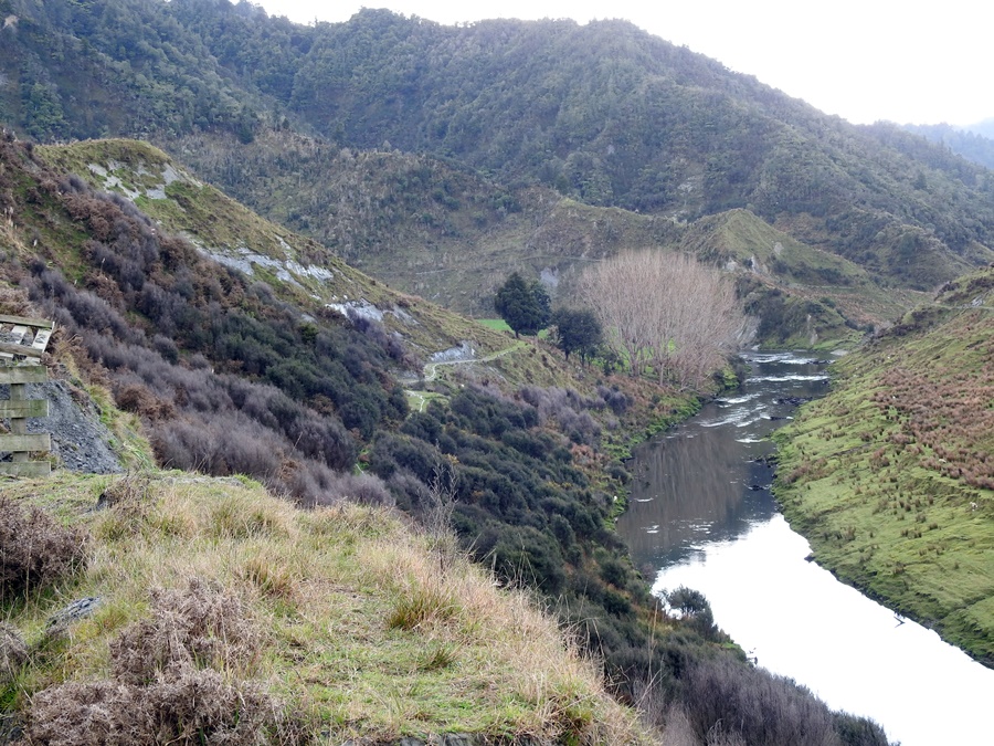 photographing New Zealand: more of our Patea Dam trip