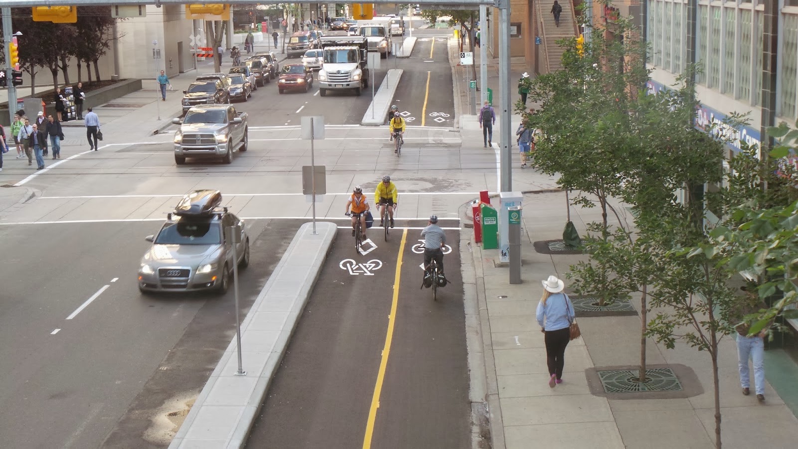 The BikeBike Blog: Calgary's Downtown Cycletrack Network