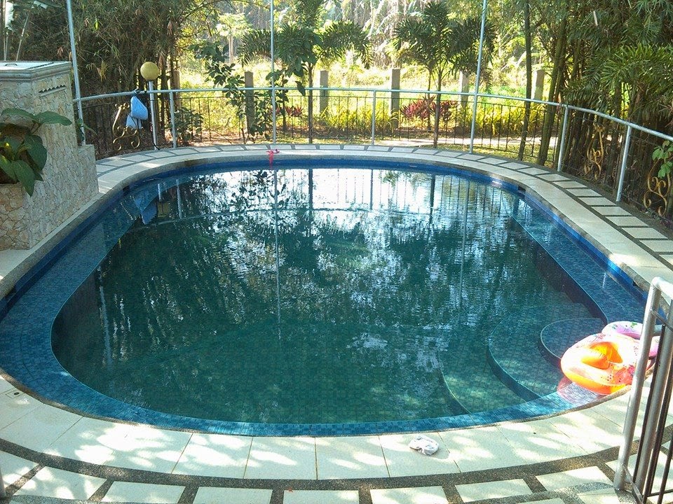 Ako Si Ickong: Visiting the Relova Orchard Place in Victoria Laguna ...