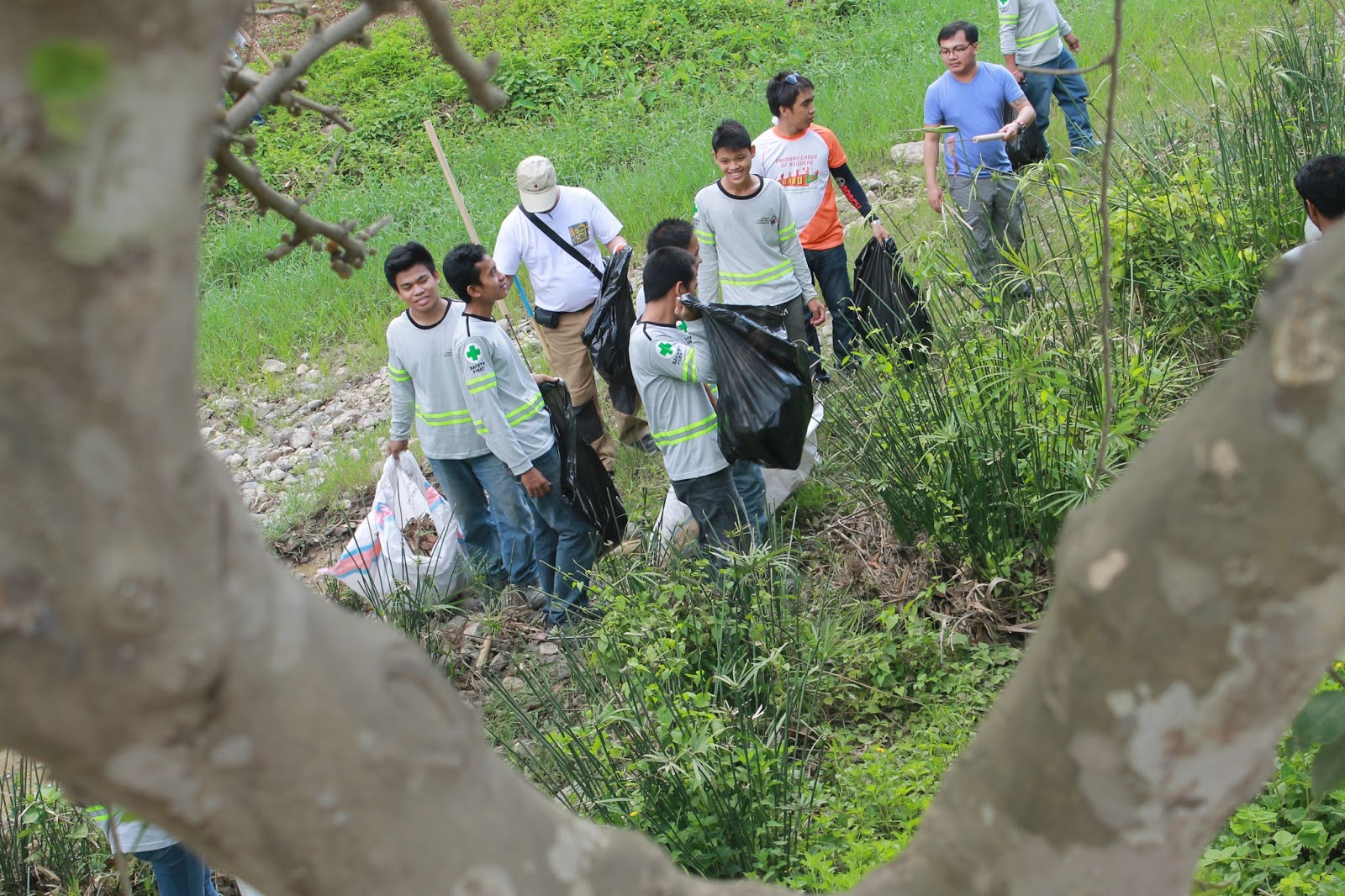 Community Clean-Up Drive at Minglanilla and Naga City, Cebu: A PSEFI ...