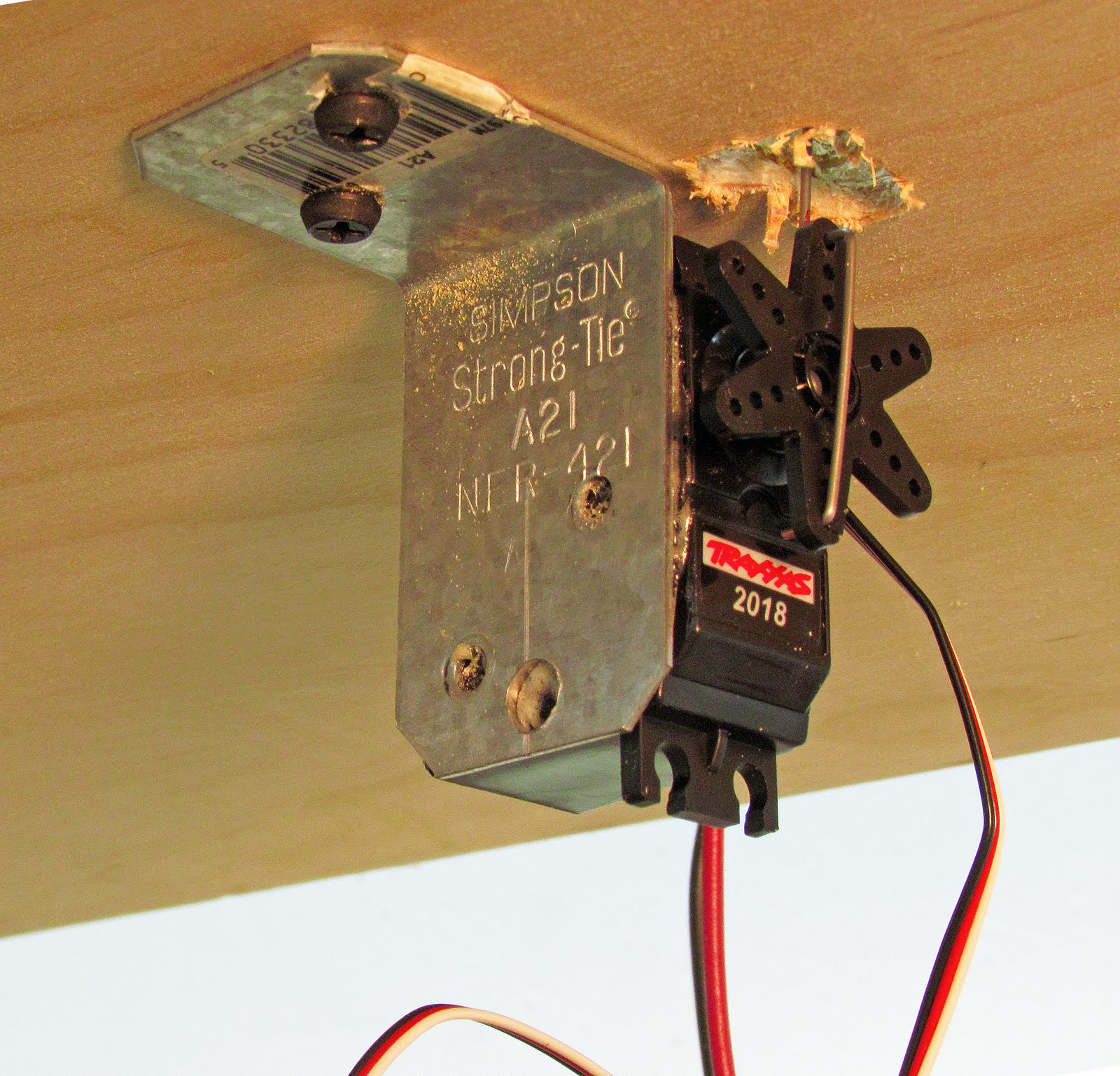 Free Model Railroad Clinics: Some Simple Switch Machine Solutions