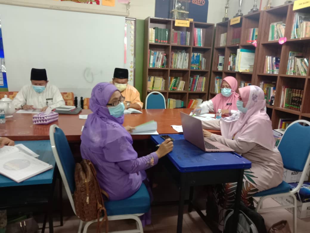 SM AGAMA CHUAH: Sesi Dailog Pegawai PPD Port Dickson bersama Guru-guru SPM