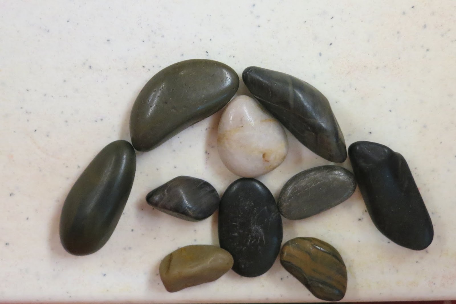 Toddler Art Class: Arranging Stones : library makers