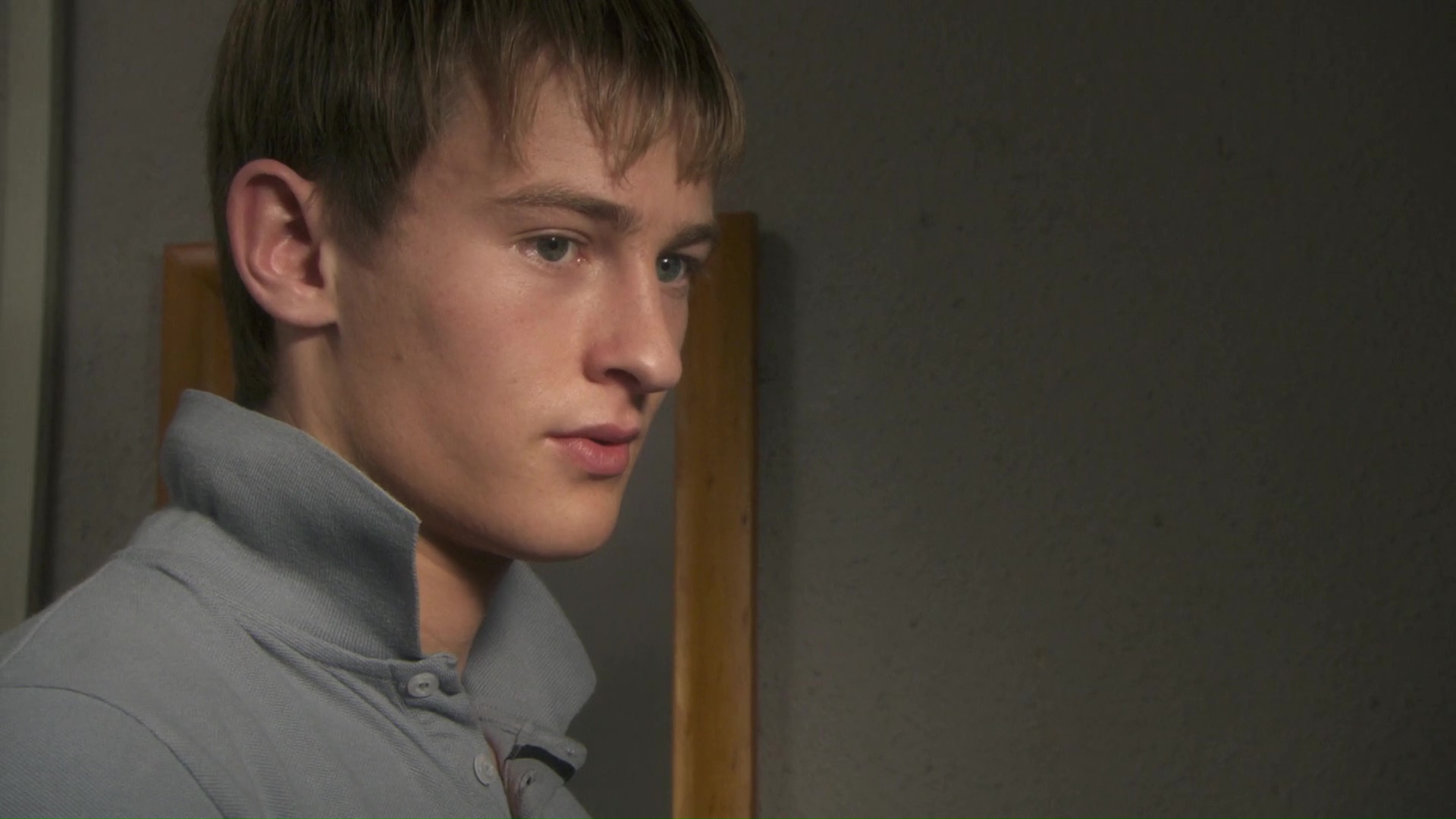 ausCAPS: Elliott Tittensor nude in Shameless (UK) 7-02 "Gunshot"