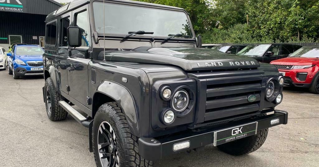 Landrover Defender: 2013 Land Rover Defender 110 TD XS STATION WAGON ...