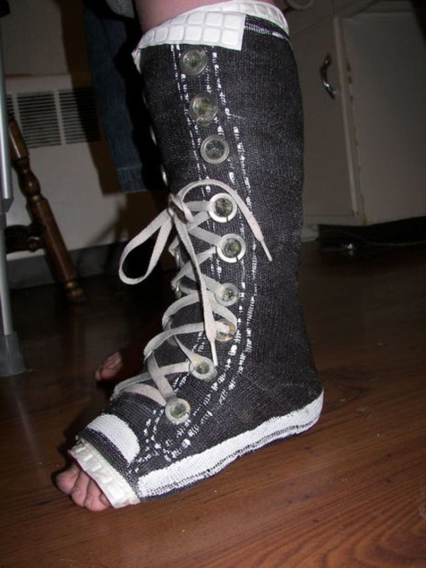 Antoinette creacards: NOG 4 WEKEN...GIPS TE GAAN!