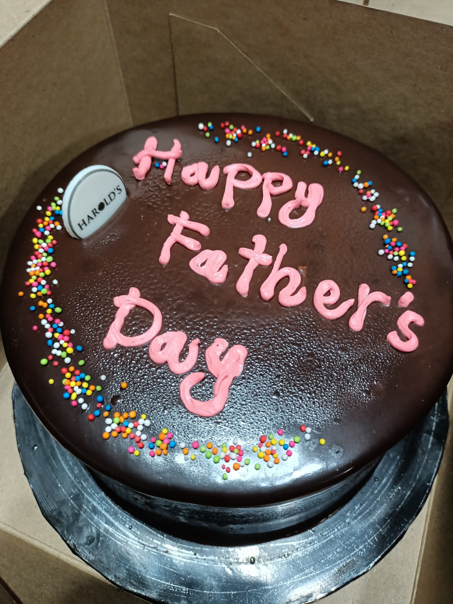 NEW YORK CHEESE CAKE DAN CHOC INDULGENCE CAKE DARI HAROLD'S BREAD