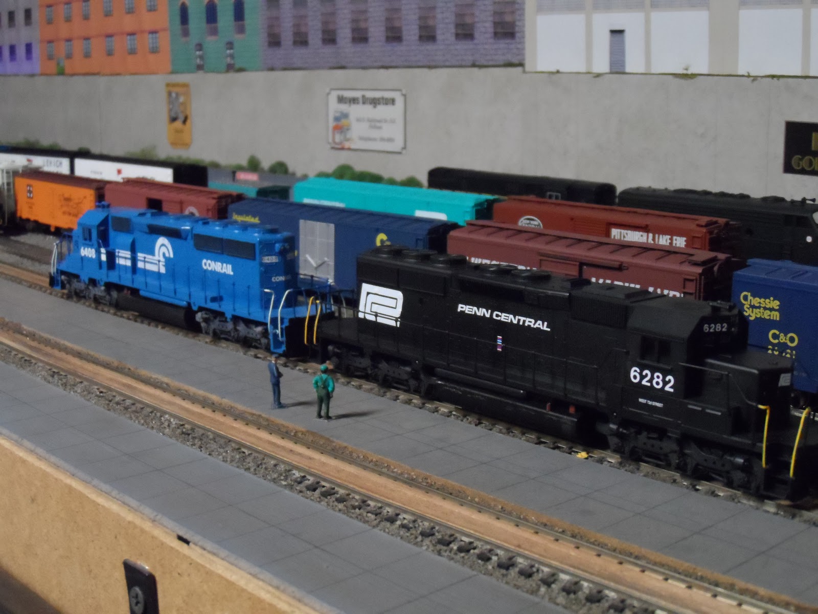 New York Central Train Layout: Penn Central SD40 #6102