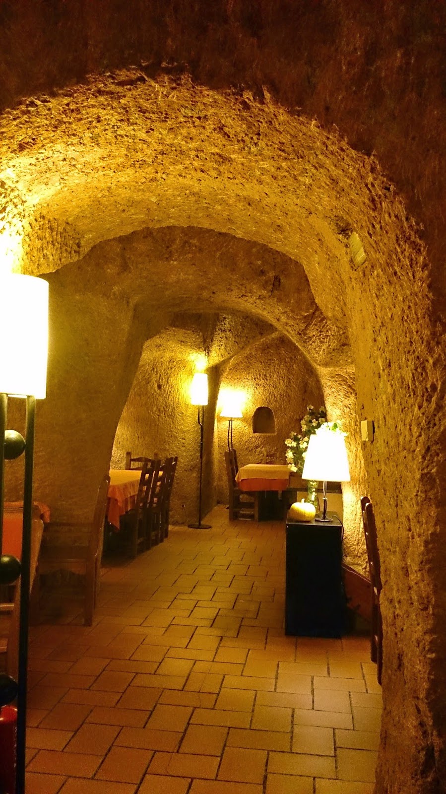 Chur: Cuevas de Valdevimbre