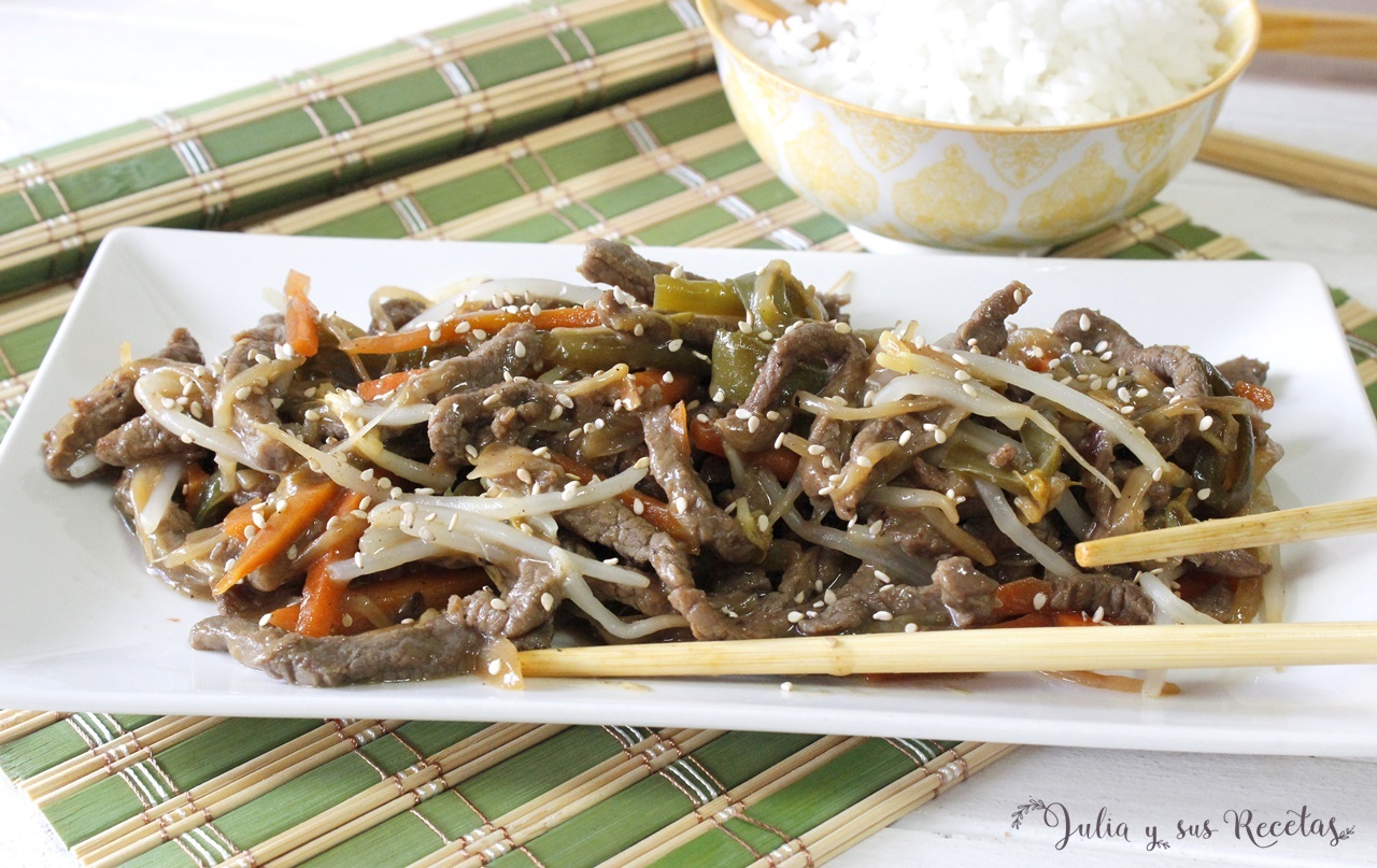 JULIA Y SUS RECETAS: Ternera con brotes de soja china