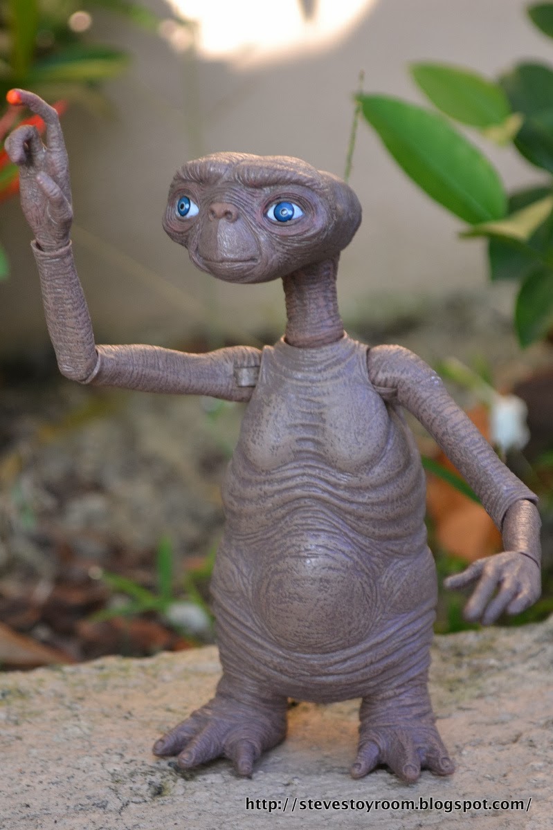 Steve's Toy Room: Neca E.T. The Extra Terrestrial Galactic Friend E.T.