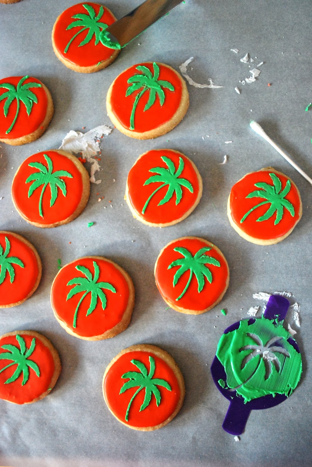 Reinventing Nadine: Eid Inspired Sugar Cookies: Stenciling cookies ...